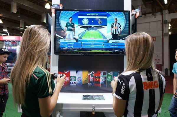 PES 2015: Nuevas imágenes del Brasil Game Show - Noticias Pro Evolution ...